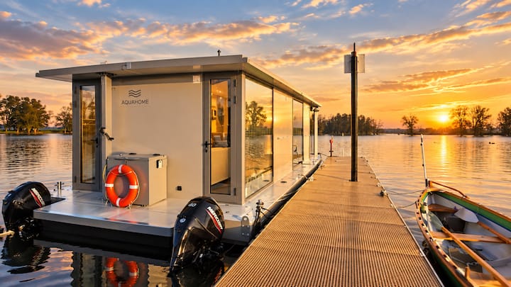 Aquahome Woudrichem, Overnachten Op Een Houseboat - Gorinchem