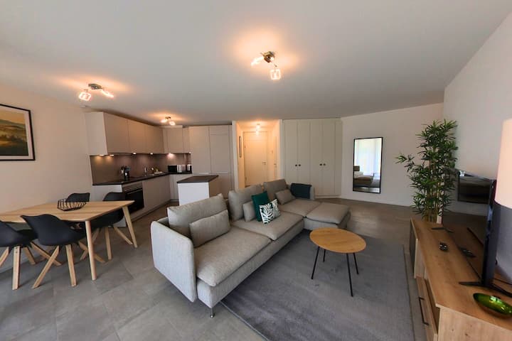 Luminous 2-bed Apt Withterrace & Outdoor Furniture - Nyon