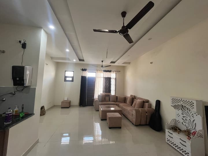 2bhk Fully Furnished Fully Independent Flat - Kharar