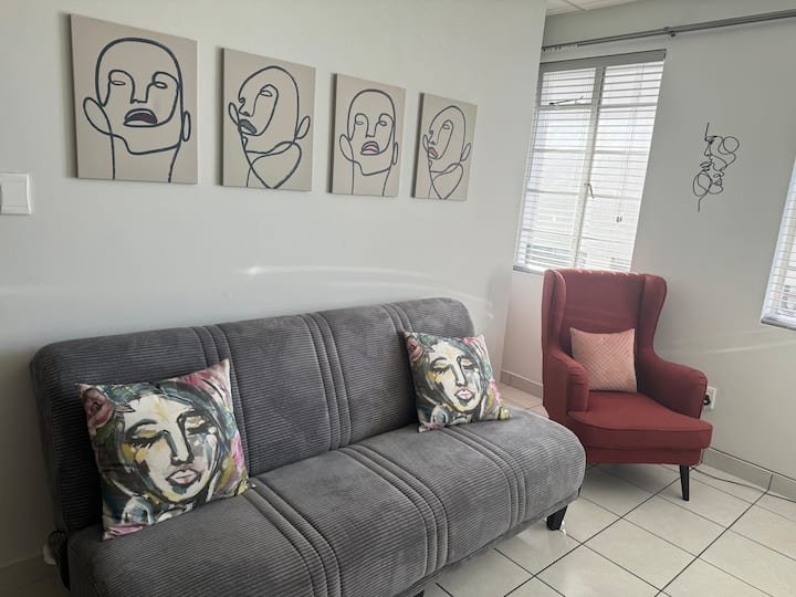 The Silhouette - Paarl - Self Catering Apartment - Paarl