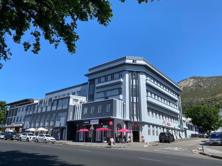 The Silhouette - Paarl