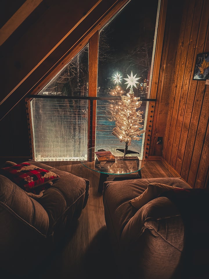 The Birdhouse Retreat W/hot Tub - Wilmington, VT