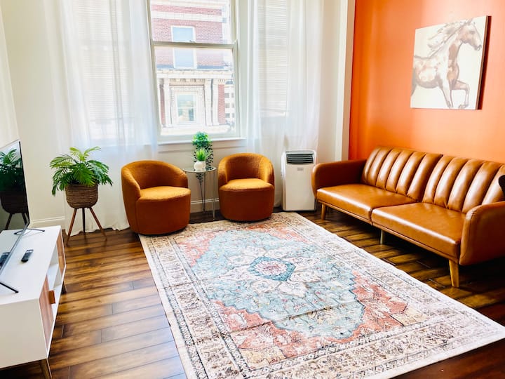 King And Queen Bed - 2 Bedroom Highrise! - Memphis, TN