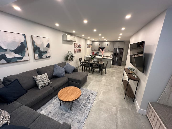 Beautiful Luxury Home 3br With Backyard & Parking - Brooklyn, NY