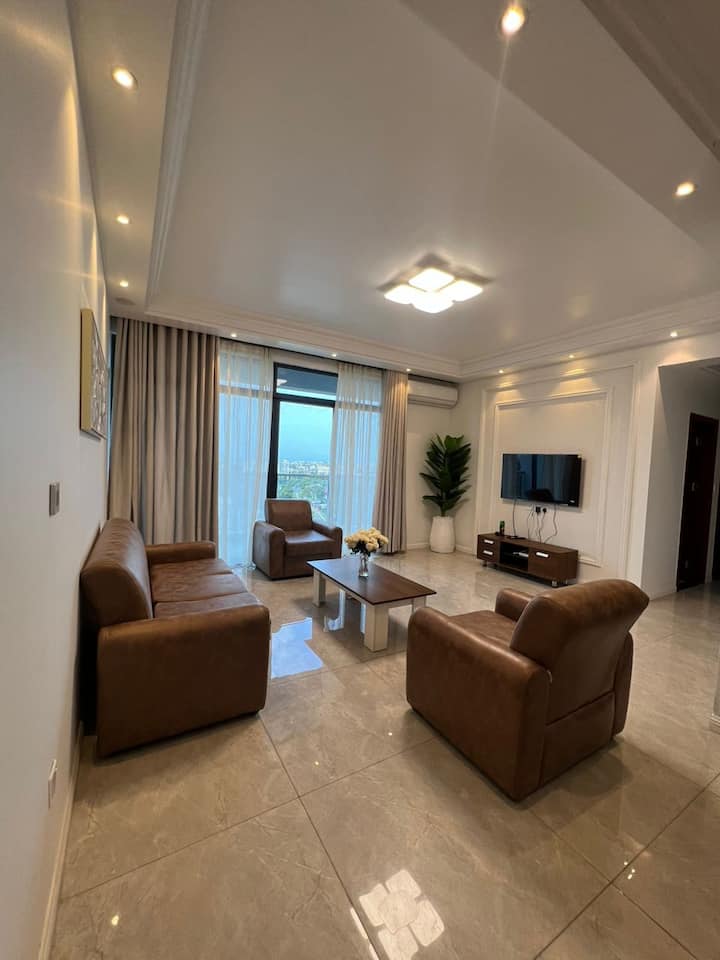 A Glamorous Five Bed Rooms Aprt - 다르에스살람