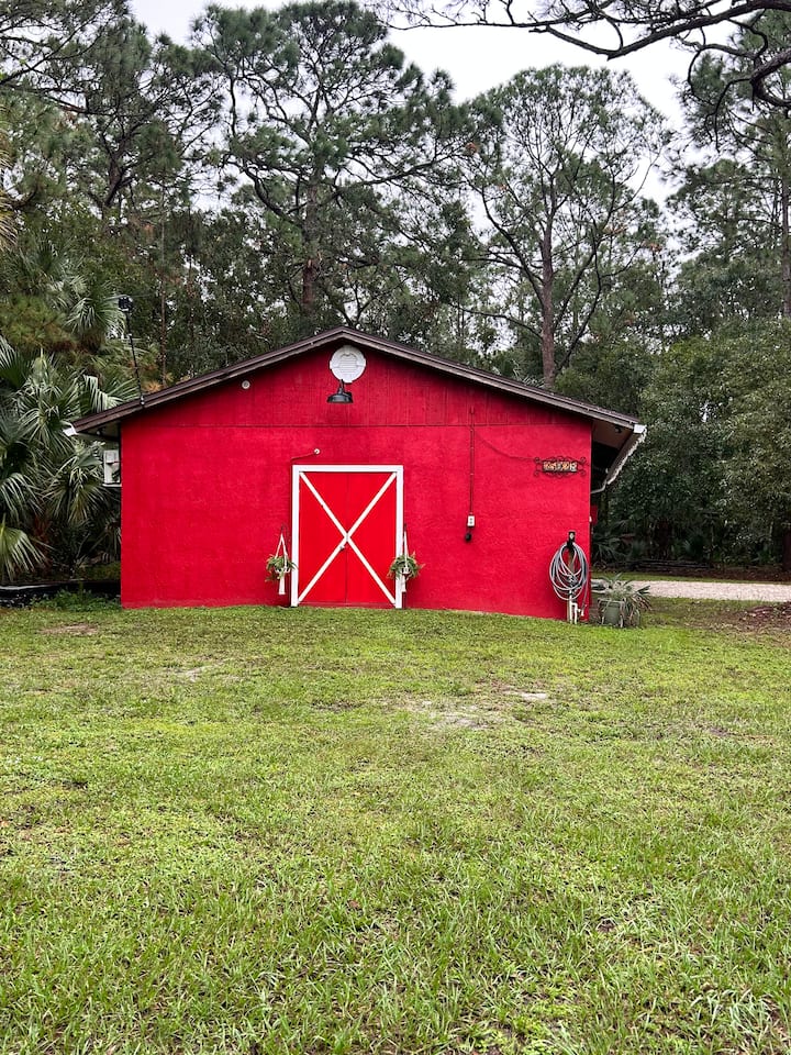 Private Barn Studio - Cocoa