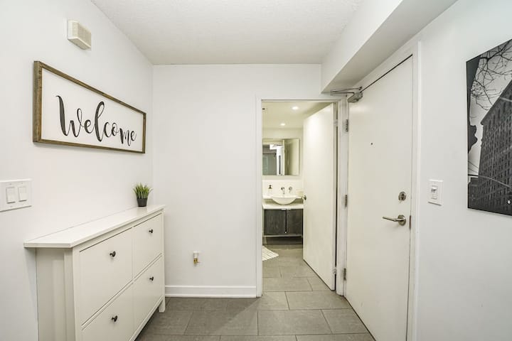 Stylish Downtown Toronto 2 Bed 2 Bath Waterfront - Markham