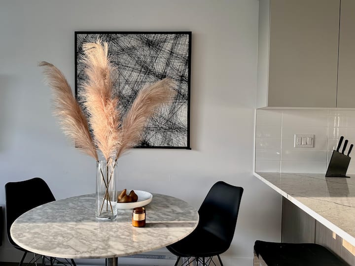 Modern Condo With Sunset Views In East Vancouver - Vancouver