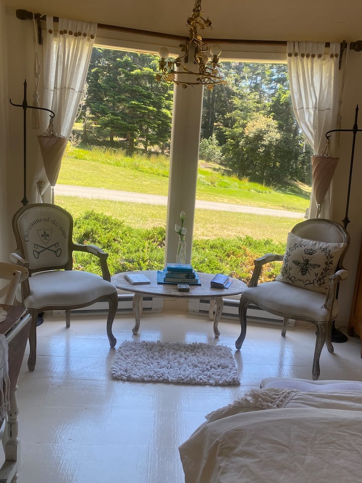 Oakwood Boutique Room Ocean View - Mendocino, CA