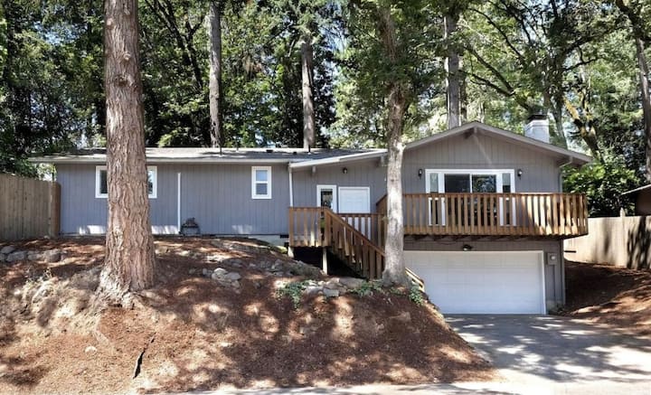 Cozy Home Near Hiking Trails - Eugene, OR