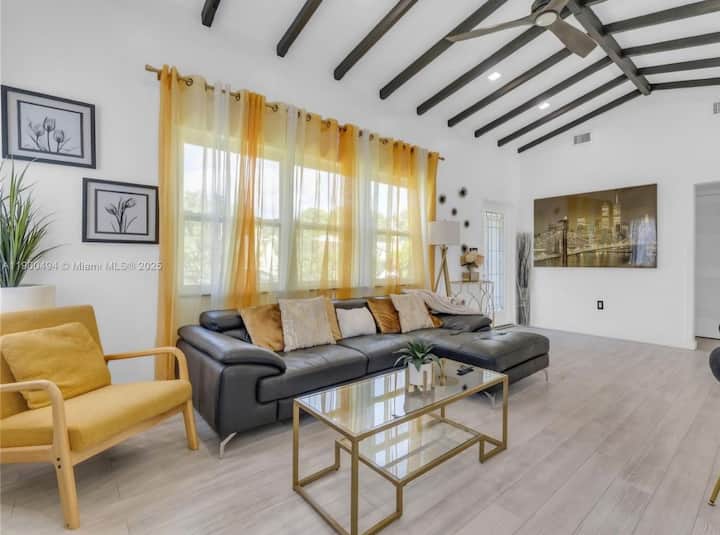 Wynwood Escape
Built For Long-term Stay - Miami, FL
