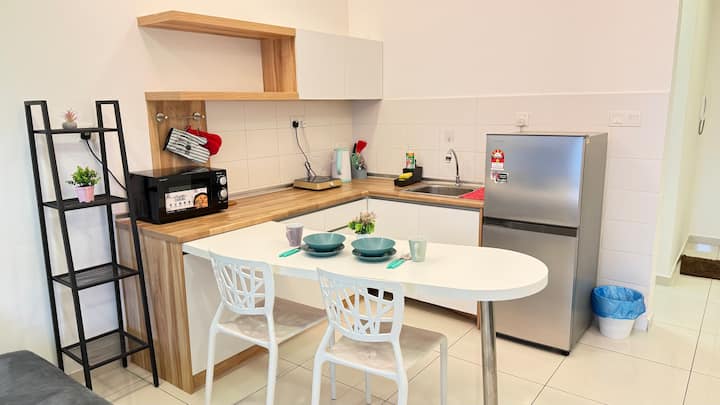 Seri Kembangan Zeva Vacation Home 3pax Near Mrt - Serdang