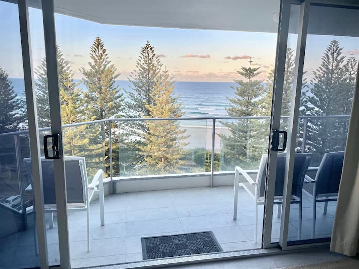 Burleigh Beachfront Oasis Awaits - Gold Coast