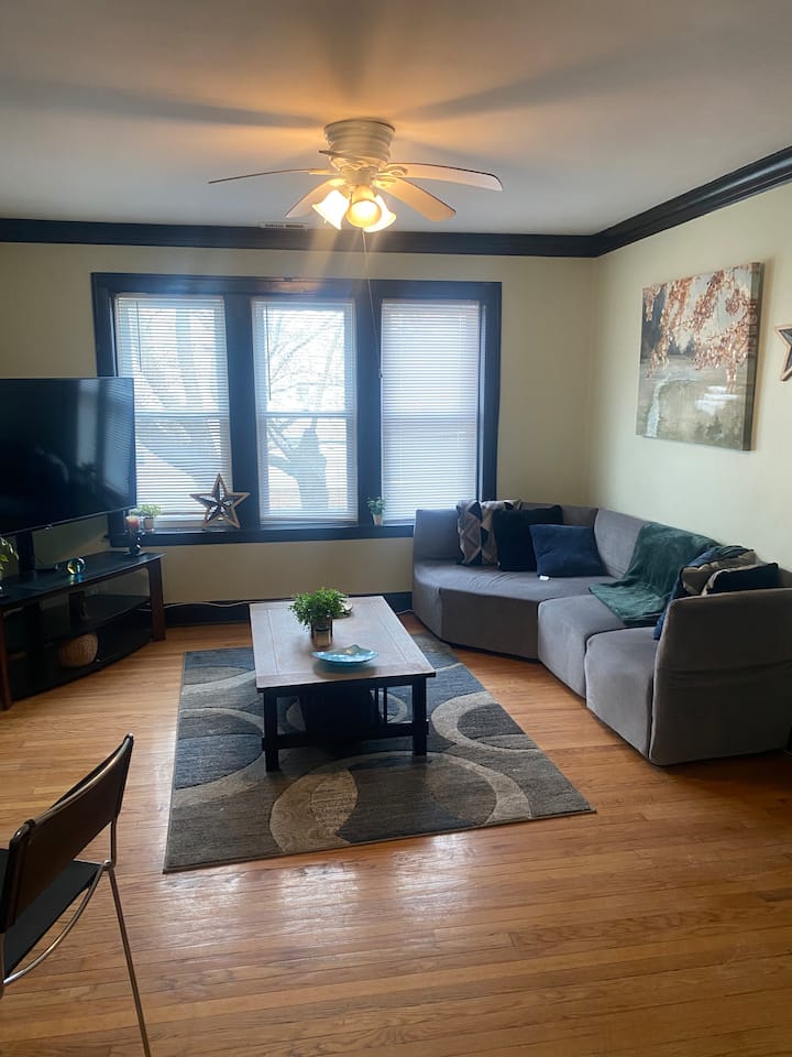 Chicago 2 Bedroom 1 Bathroom Near Downtown Loop - Chicago, IL