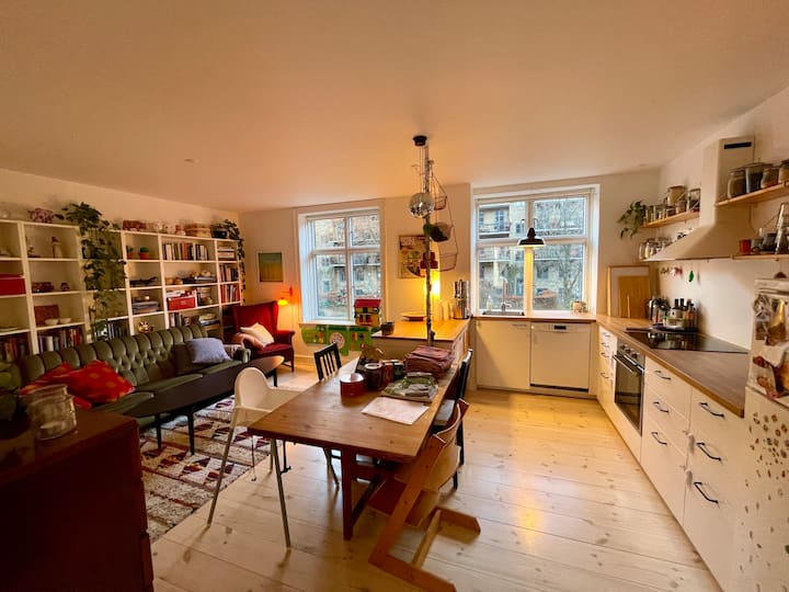 Inviting, Authentic & Central Flat. - Copenhaguen