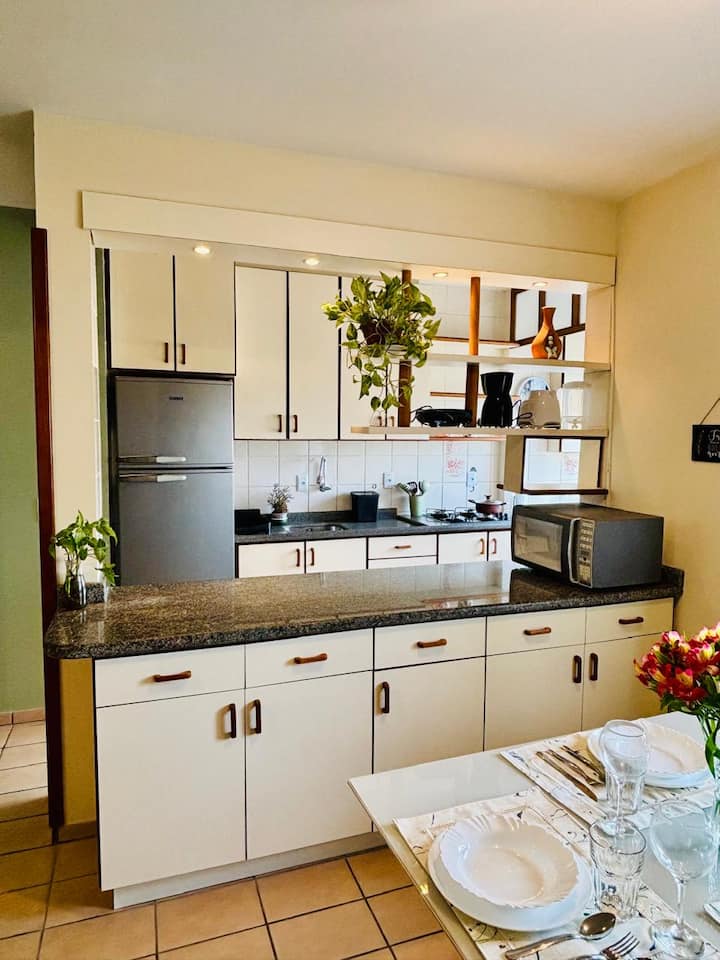 Apto 2 Q (1 Suíte)(2 Banheiros) 150m Do Mar. - Florianópolis