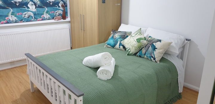 Home In Hatfield - St Albans