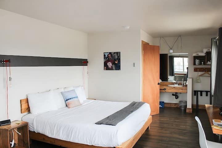 Explore Seaside Beach! Indoor Pool, Free Parking - Seaside, OR