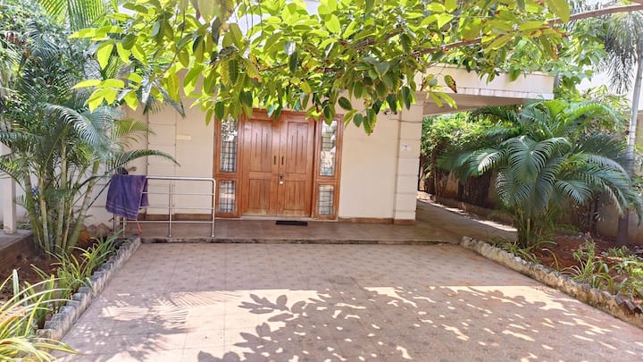 A Spacious Studio Home Near Beach Road - Visakhapatnam