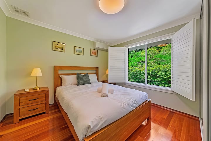 Cherrybrook 4-bedroom House - Hornsby