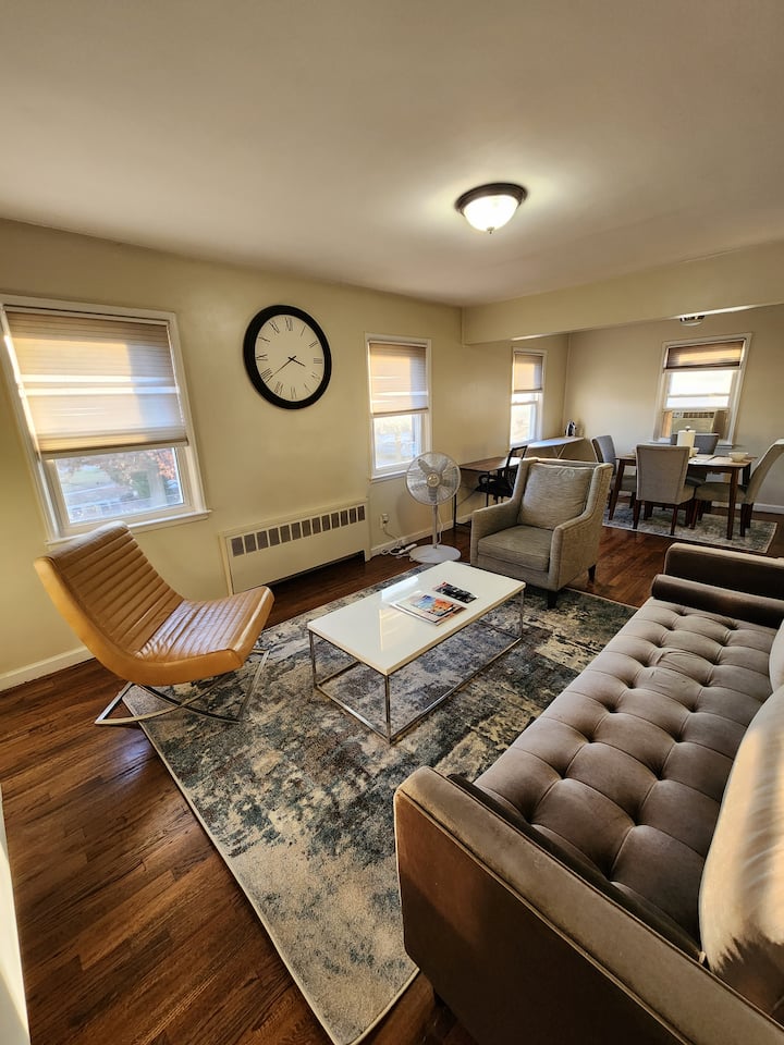 Home Away From Home,3 Bed 1bath. 12 Min From Jfk - Valley Stream, NY