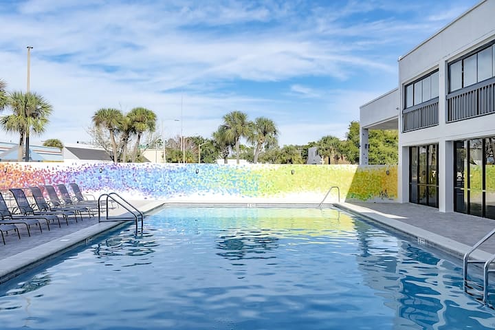 Comfort & Relaxation | Free Parking | Pool Access - Orlando, FL