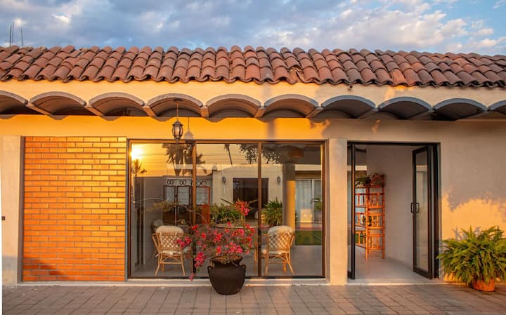 Depto. #21, A Unos Pasos De La Playa Las Brisas - Manzanillo, México