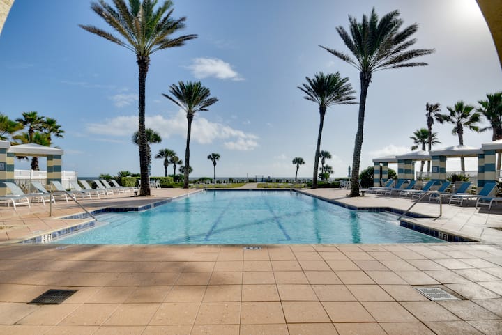 Spacious Palm Coast Condo: Balcony, Beach Access! - Washington Oaks Gardens State Park, Palm Coast