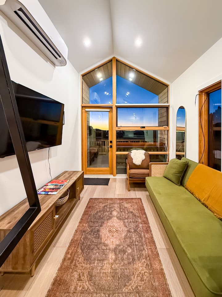 Grand Canyon Tiny Home Retreat + Hot Tub - Arizona