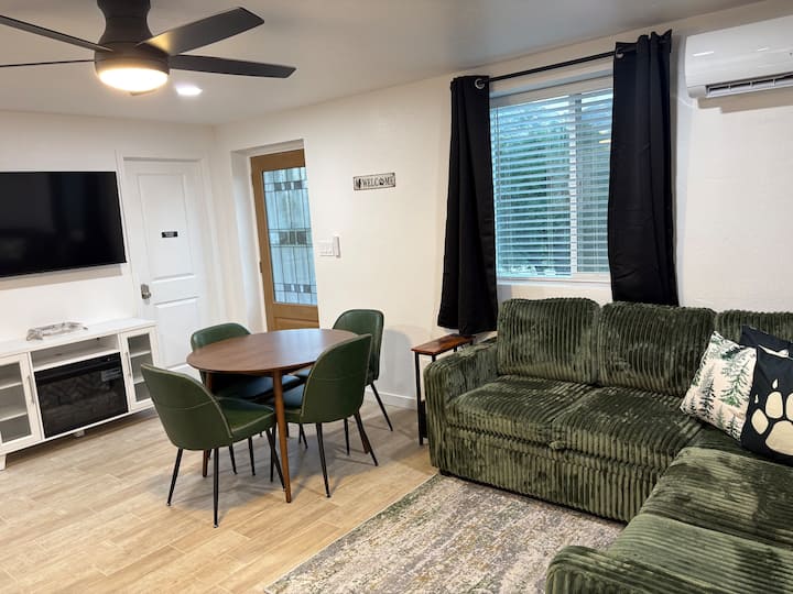 Mtn Views + Walkable + Laundry + King Bed+ Sequoia - Three Rivers, CA