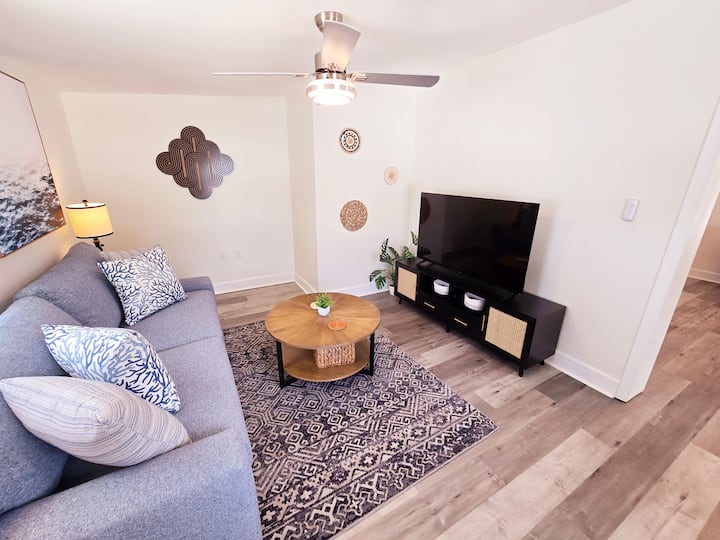Cozy Bungalow Minutes From Anna Maria Island & Img - Bradenton, FL