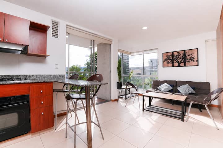 The Poblado Retreat: 1br, 2 Beds, Ideal Location - Medellín