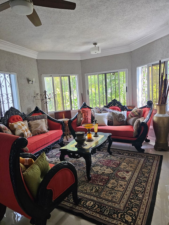 Luxurious Town House - Port-au-Prince