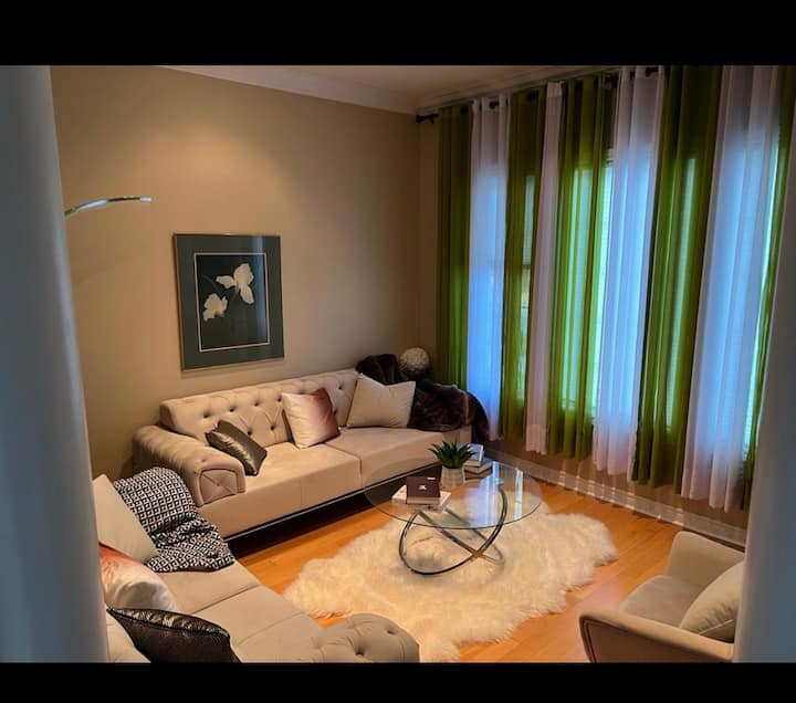 Beautiful Bright 4 Bedroom Home - Georgina