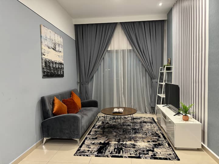 Reizz Residence | High Floor 2+1 Apartment - Hulu Langat