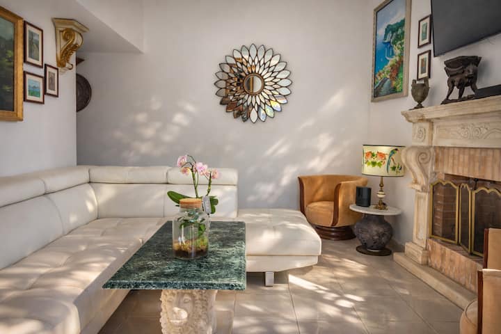 Capri Tower: Rooftop Solarium & Sea Views - Capri