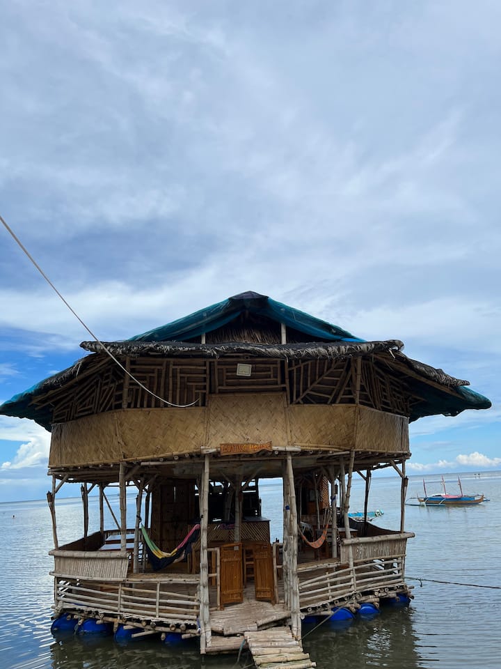 Floating House - Puerto Princesa