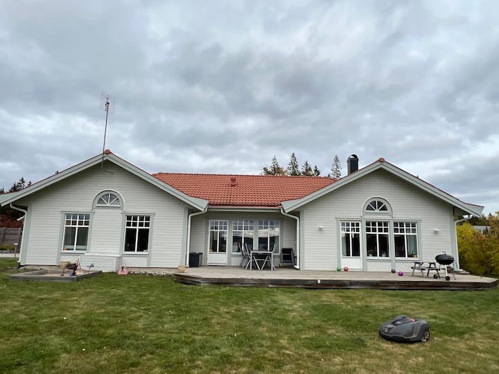 Villa Med Sjöutsikt - Smedjebacken