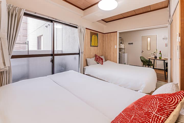 306 Within Walking Distance Of Asakusa! A 12-minute Walk From Asakusa Station, With A Lift, Veranda, Kitchen, Shower Room And Toilet - Ueno