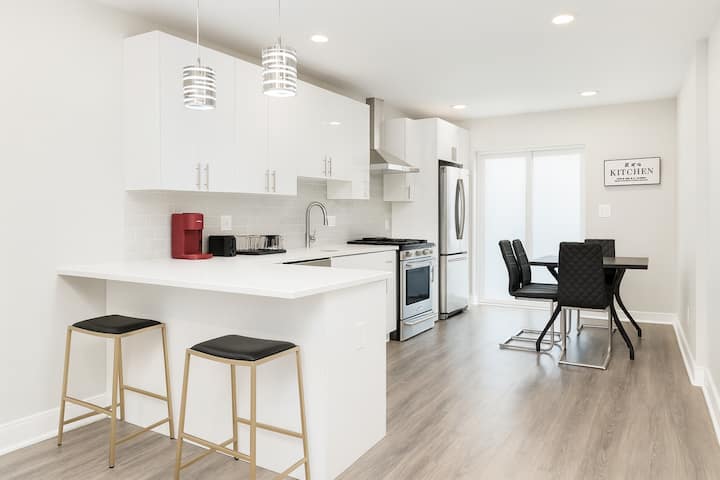 Point Breeze, Full House, 4 Room,back Yard. - Philadelphia, PA