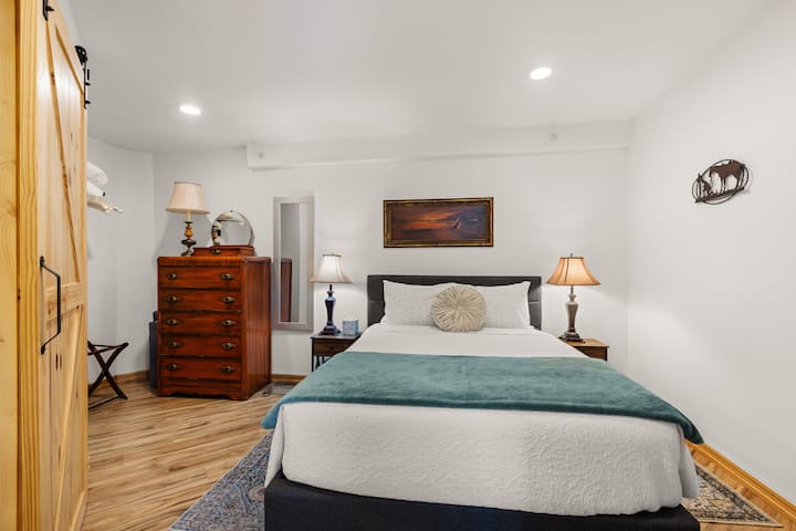 Downtown Studio • Kitchen • Wifi • Close Parking - La Grande, OR