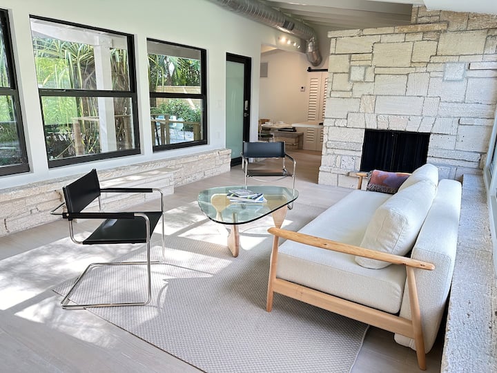 Coconut Grove Mid-century Jungle Oasis - Key Biscayne