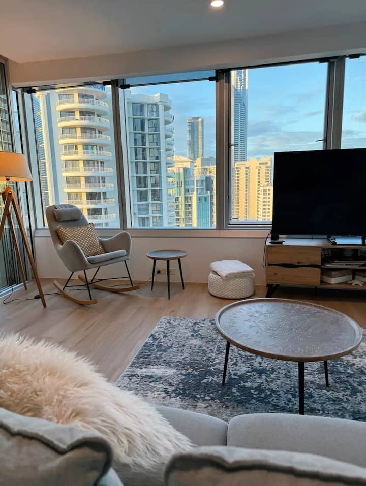 Ocean Bliss - Views & Comfort - Surfers Paradise