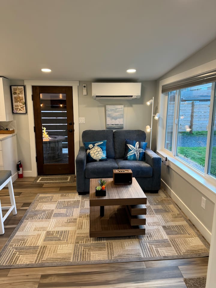 Modern Beach House Bungalow - Birch Bay, WA