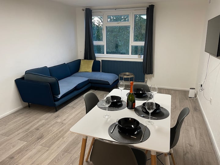 2 Bedroom Flat In Northolt Parking And Terrace - Harrow