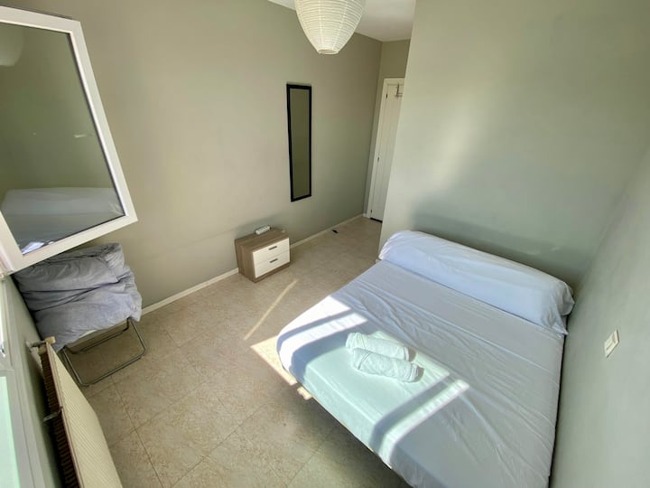 No Fumadores. No Ruidosos. No Aire Acondicionado. - Pinto