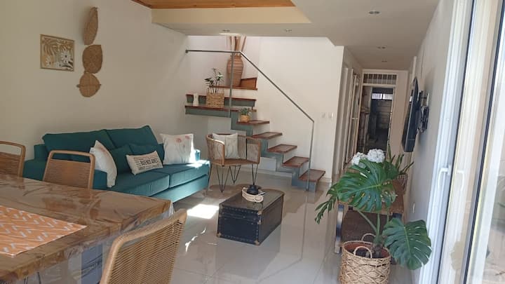 Casa Moderna Con Piscina - Provincia de Misiones