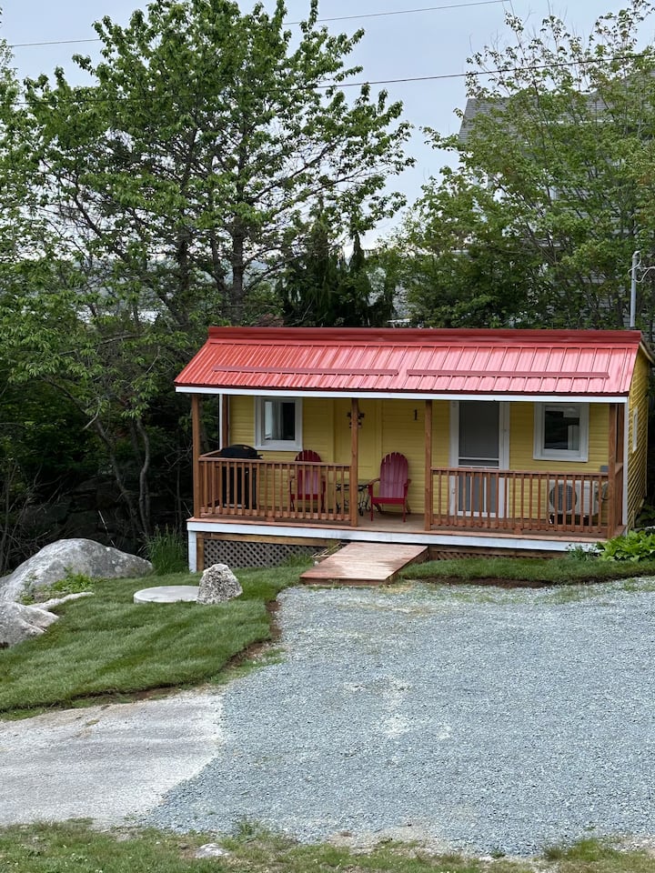 Seaman's Cottage #1 (Pet Friendly!) - Liverpool, NS, Canada