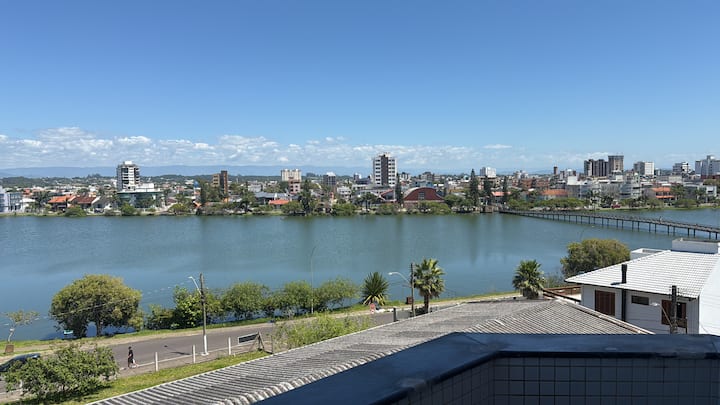 Apartamento 2 Dormitórios Com Vista Para Lagoa - Torres, Brasil