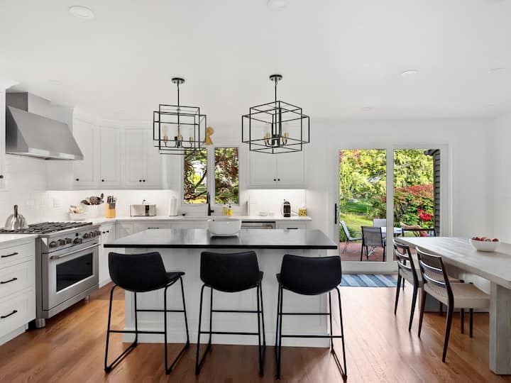 Stunning Lakeview Charmer - Skaneateles, NY